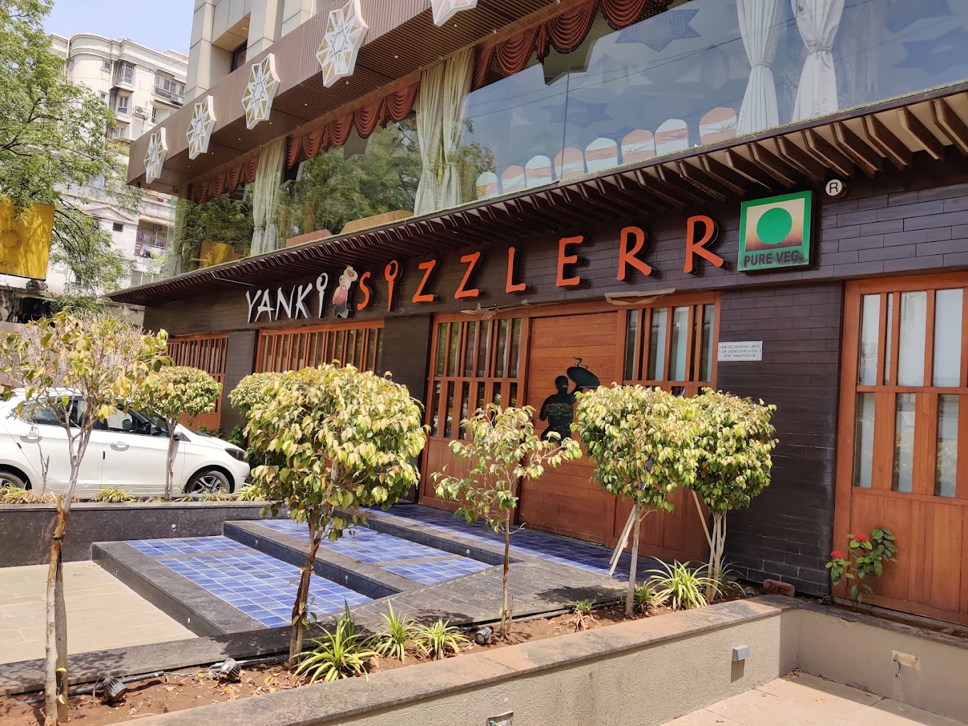 Restaurants In Thaltej That Are Worth Visiting - Part 1 | Hungrito