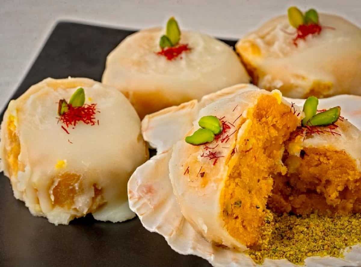 Famous Food Items From Different Parts Of Gujarat - Hungrito