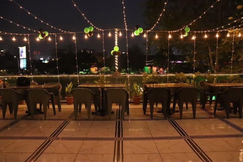 Best Rooftop Restaurants In Ahmedabad For That "Sham Mastani"